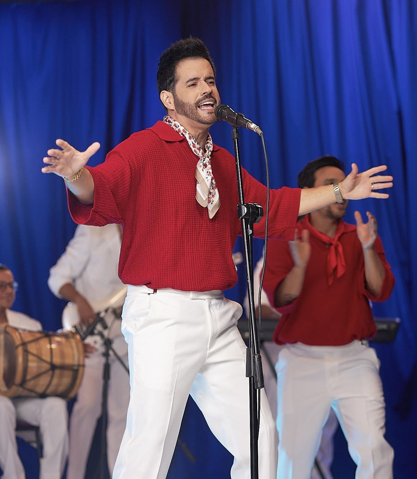 Manny Cruz lanza sencillo “OYE”, un homenaje a Rasputín