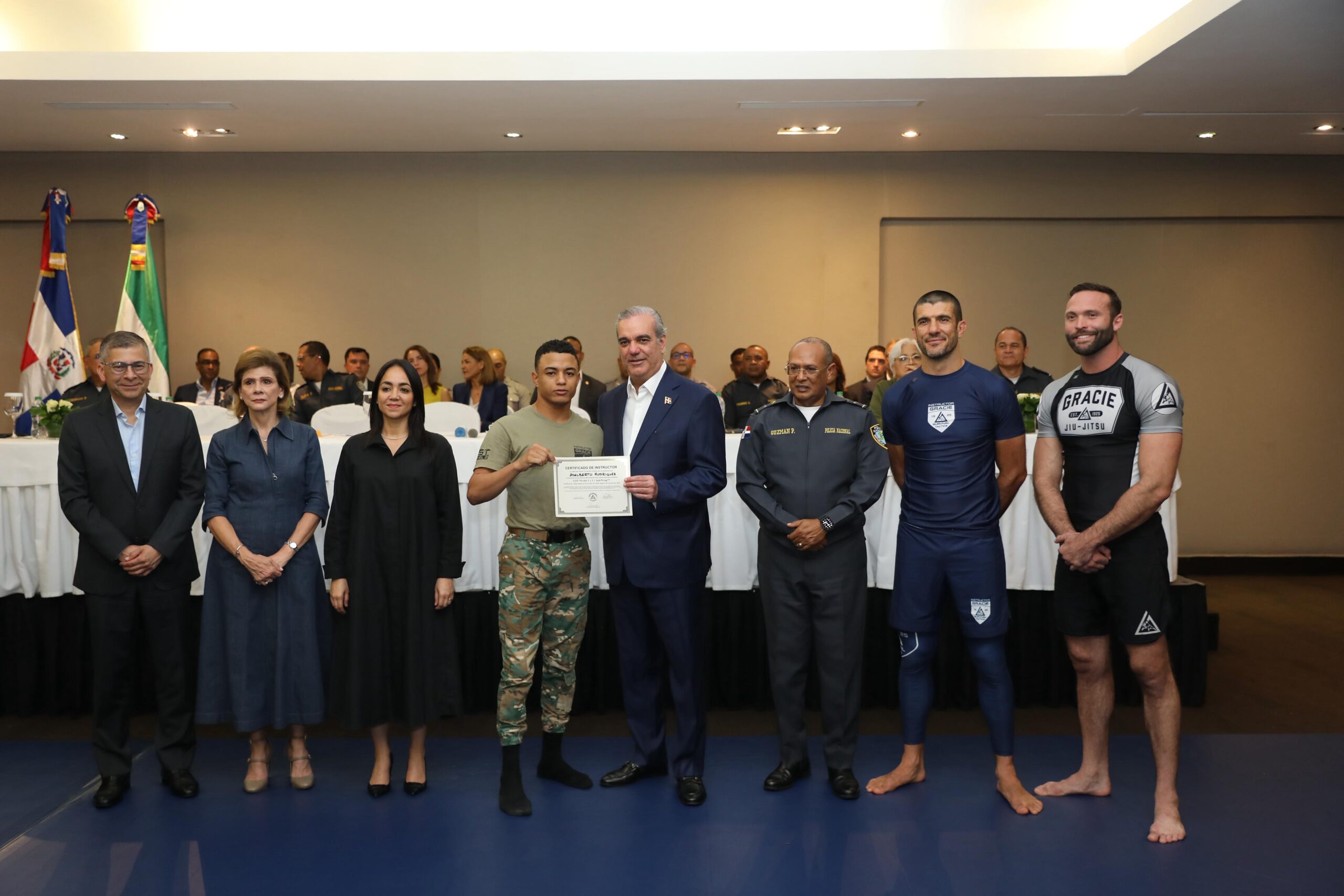 Abinader avanza reforma policial con formación táctica y DDHH