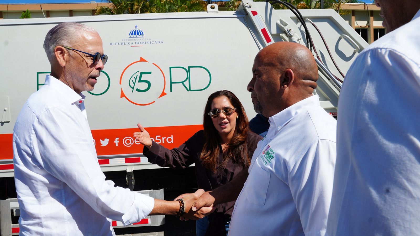 🎄 Eco5RD Lanza la "Ruta de la Limpieza Navideña" en la Región Este para ...